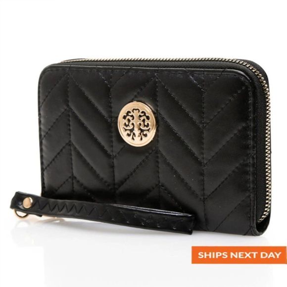 LA7ONLINE | Bags | Metaldetail Quilted Leather Medium Size Wallet ...